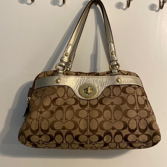 Bags | Coach Signature Shoulder Bag With 4 Great Organization ...